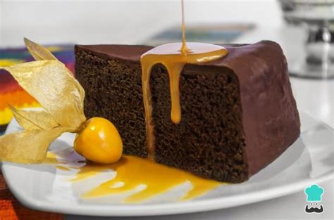 Pastel de chocolate esponjoso y jugoso Fácil