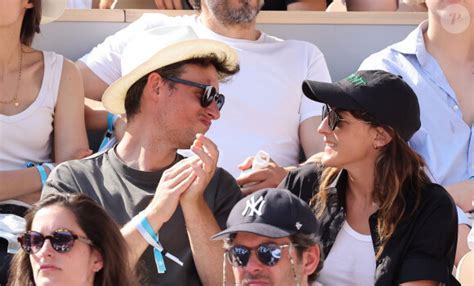 Juliette Armanet En Couple La Chanteuse R P R E Avec Son Amoureux
