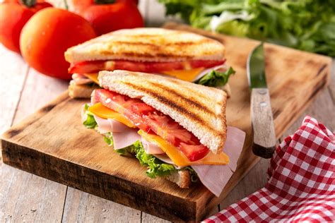 Sándwich de tomate jamón y queso Recetinas