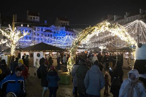 Świąteczna Iluminacja Warszawa 2022 Kiedy odpalenie iluminacji w