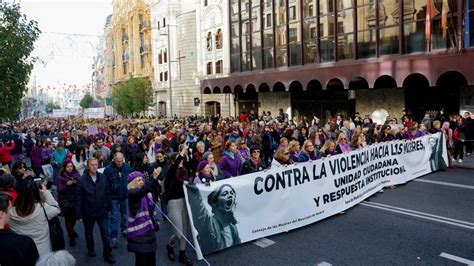 Miles De Personas Se Manifiestan En Madrid Contra La Violencia Machista