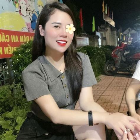 Thúy Qu nh Ch gái v n phòng tìm trai qu n 4 Máy Bay Bà Già AZ