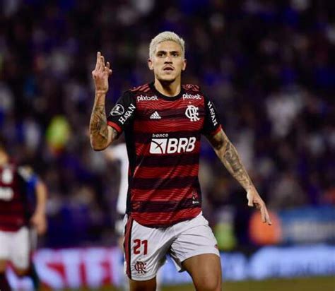 Libertadores Pedro brilha e comanda goleada do Flamengo sobre Vélez