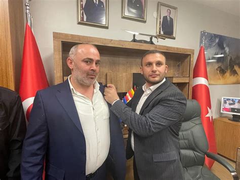 Beykoz da CHP den istifa eden 25 kişi MHP ye katıldı
