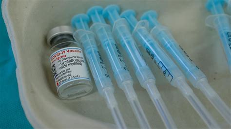 Demuestran que las vacunas de ARNm reducen el riesgo de infección en