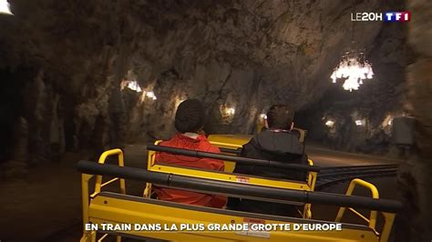 En Train Dans La Plus Grande Grotte D Europe