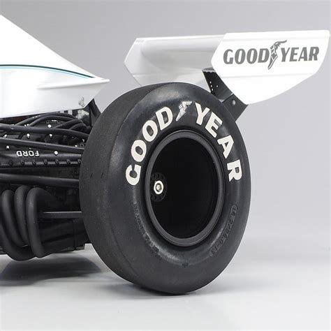 Tamiya Martini Brabham BT44B 1975 Car Model Kit Scale 1 12
