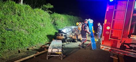 Grave acidente envolve camionete e caminhão na PR 180 PP News FB