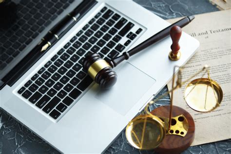 Fiche métier Avocat droit des affaires salaire étude rôle et