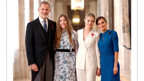 La Familia Real felicita la Navidad con una imagen del día de la jura
