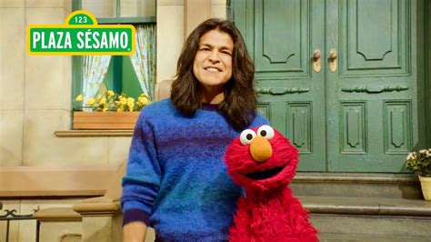 Plaza S Samo Elmo Aprende La Palabra Orgulloso Youtube