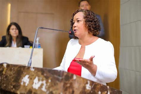 Silvana Noely torna pública situação de saúde do filho e justifica