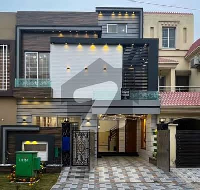 5 Marla Lavish House First Entry For Sale In Sector D Bahria Town