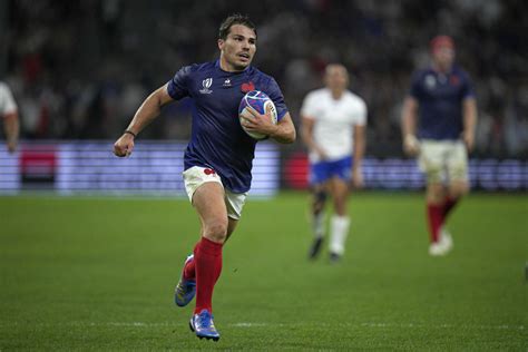 Antoine Dupont En Course Pour Les Jeux Olympiques De Paris 2024