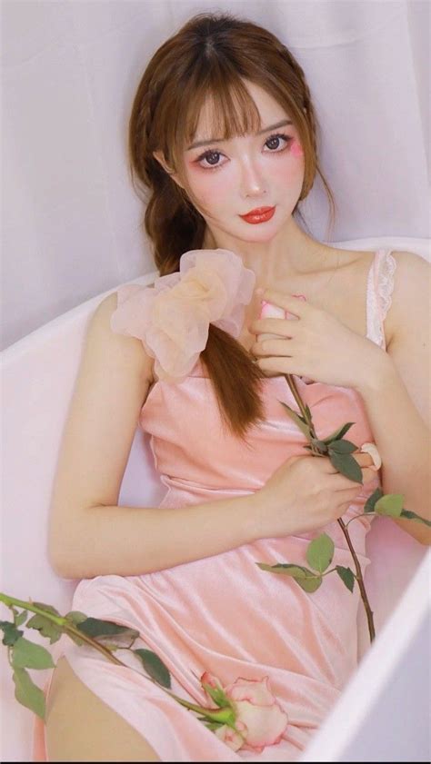 Pin di 魈空真香 su 最爱的网红
