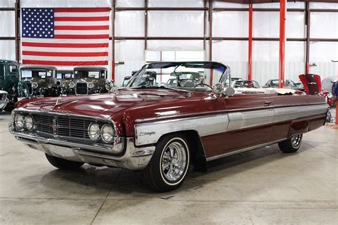 Rocket Powered Luxury Oldsmobile Starfire Barn