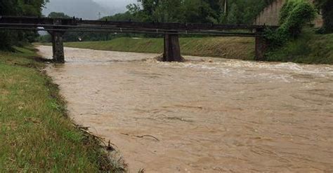 Maltempo Forte Temporale In Versilia Allagamenti E Disagi Rai News