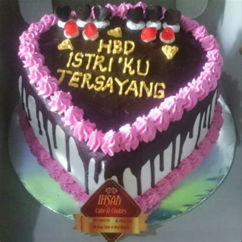Gambar Kue Ulang Tahun Coklat Siram Pulp