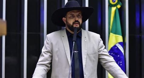VÍDEO Deputado federal Zé Trovão é autorizado a retirar tornozeleira