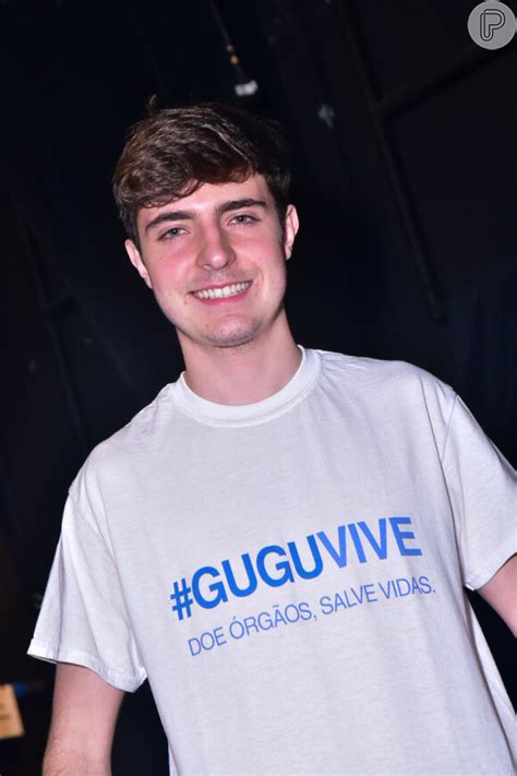 Foto Filho mais velho de Gugu João Augusto não estava na festa da mãe