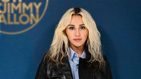 Miley Cyrus Flowers Lyrics