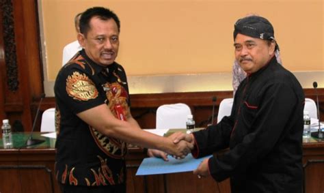 TEMUI BURUH LINTING ROKOK SEKDAPROV JATIM AKAN SUSUN REKOMENDASI DAN