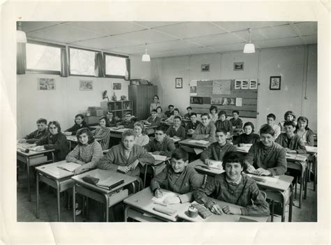 Photo de classe Année scolaire 1963 1964 classe de 5e de 1963 C E G