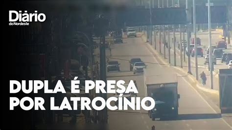 Dupla suspeita de latrocínio é presa na Washington Soares em Fortaleza