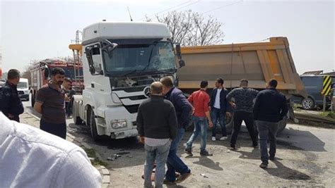 Feci kaza Hafriyat kamyonu İETT otobüsüne çarptı Güncel Haberler