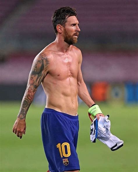 Pin en Quick Saves Messi Cartas de fútbol Fotos de messi