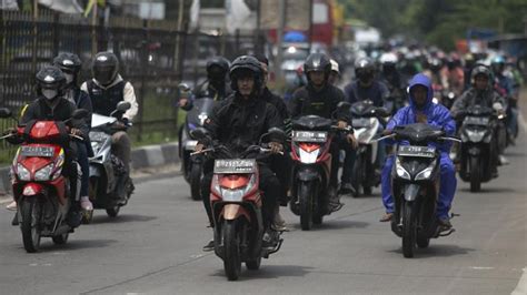 Puncak Arus Balik Lebaran Begini Kepadatan Jalur Pantura Foto Tempo Co