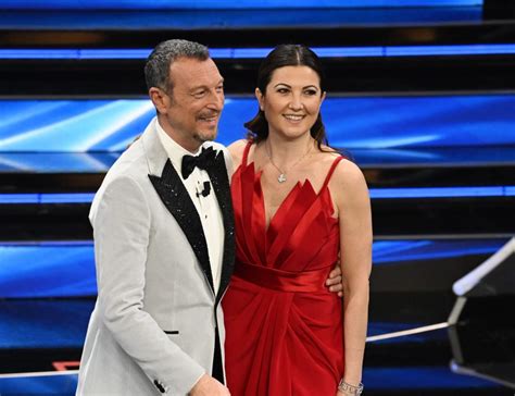 Giovanna Civitillo età figli abito Sanremo 2024 e carriera della