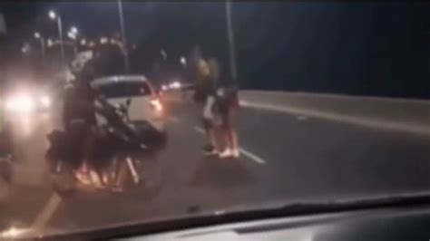 Carnaval 2024 Vídeo mostra exato momento em que Grupo Revelação é