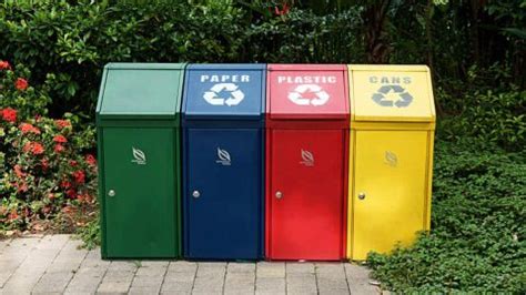 Sabía qué el color de los tachos de basura tiene una razón JAMPAR