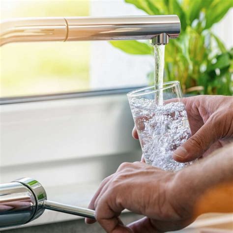 5 astuces pour purifier leau du robinet et le boire en toute sécurité