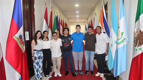 Otorgan Becas A Estudiantes Paname Os Para Hungr A