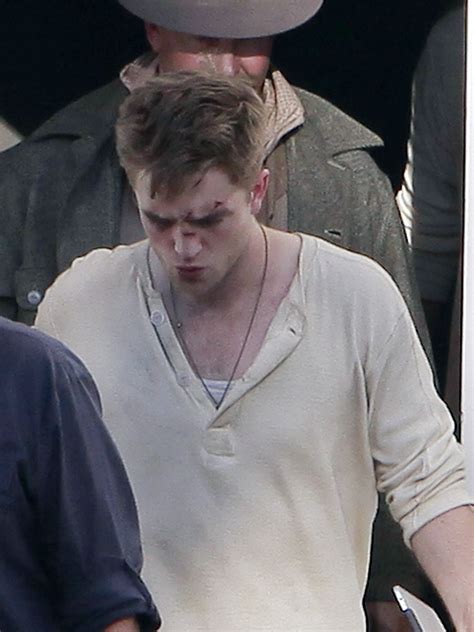 Rob On Water For Elephants Set Robert Pattinson Photo 14072627