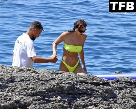 Irina Shayk Displays Her Sexy Figure In A Bikini 41 Photos OnlyFans
