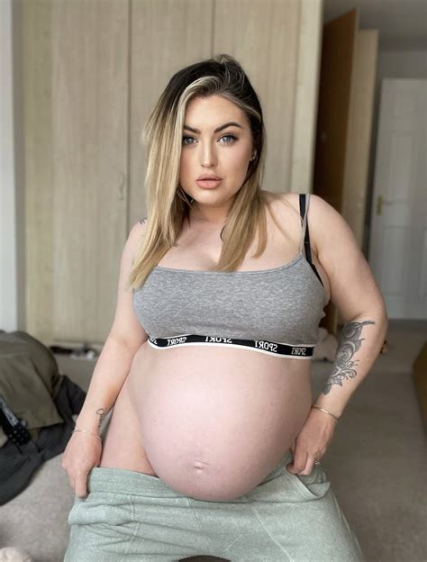 Tw Pornstars Natalia Reynolds Twitter Saturdays Are Pregnancy Photo