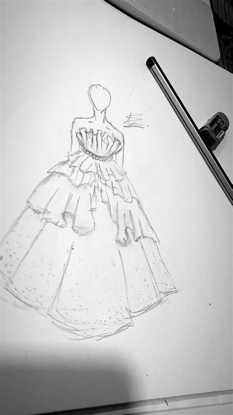 Pin By Sara On Sketches Sketches Croquis Dress Sketches
