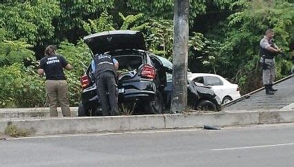 Carro Bate Em Poste Em Jo O Pessoa E Motorista Morre