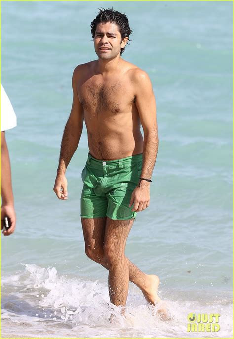Adrian Grenier Gets Shirtless Wet In Miami Photo Adrian
