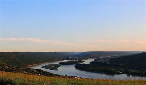 10 Most Beautiful Small Towns In Alberta WorldAtlas