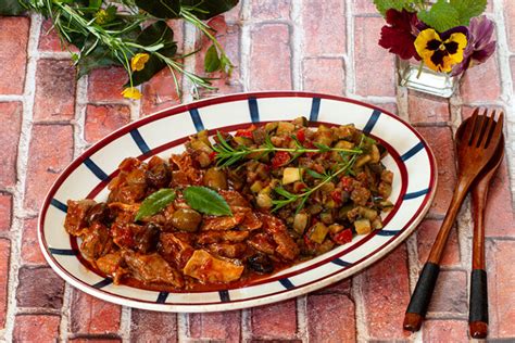 Mijot De Tendrons De Veau La Tomate Et Sa Ratatouille