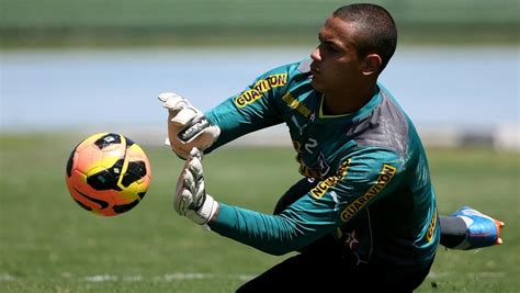 Bota tem goleiro do Criciúma na mira mas não cogita emprestar Renan