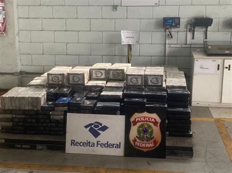 Pf E Receita Federal Apreendem Mais De T De Coca Na No Porto De
