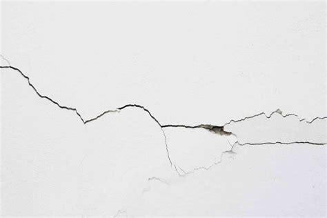 How To Fix Cracks In Plaster Tips Steps Checkatrade