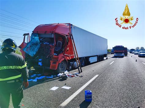 CHILOMETRI DI CODA SULLA A1 DUE INCIDENTI TRA MEZZI PESANTI