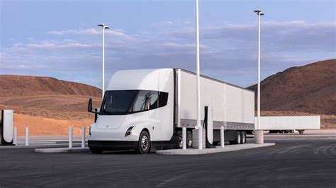 Tesla Hands Over First Badass Big Rig Semis To PepsiCo Tech News