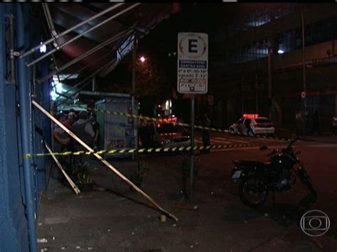 Vídeo Dois PMs são baleados na capital nesta quinta 7 Bom dia SP G1
